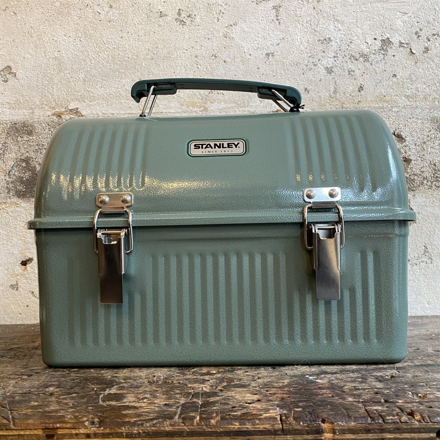 Stanley Classic Lunchbox - Black & Blue Shop